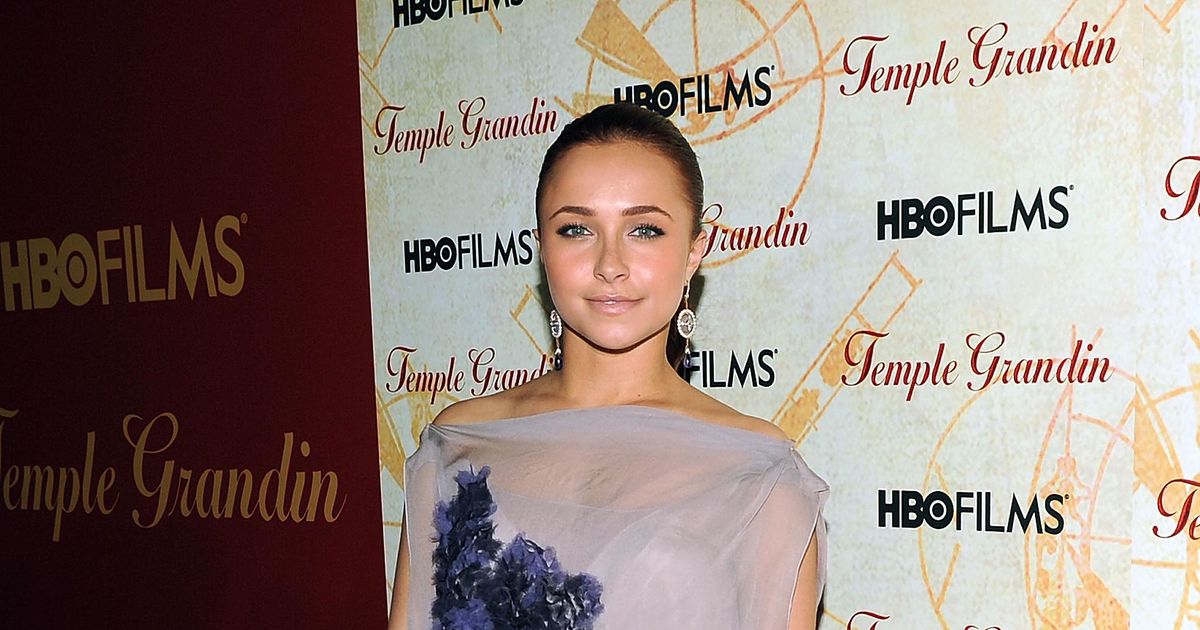 Va Va Violet! | ExtraTV.com