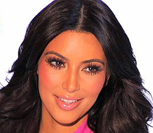 'Extra' Raw! Kim K's Super Bowl Photo Shoot | ExtraTV.com