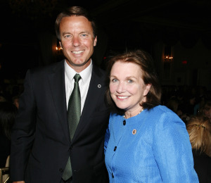 Tabloid: John Edwards a Wife Beater? | ExtraTV.com