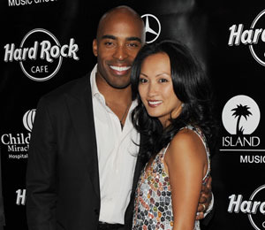 Former Giants Star Dumps Pregnant Wife for NBC Intern | ExtraTV.com