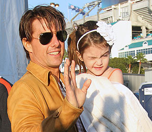 Suri Cruise Gives Dad Fashion Advice | ExtraTV.com