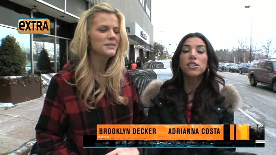 'Just Go with It' Star Brooklyn Decker Ropes in 'Extra' | ExtraTV.com