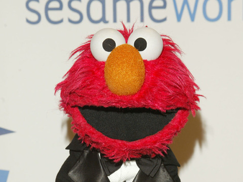 Elmo Goes 'Gangnam Style' at The Grove | ExtraTV.com