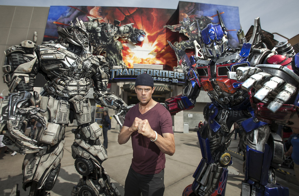 Video! Josh Duhamel Rides ‘Transformers’ at Universal Studios | ExtraTV.com
