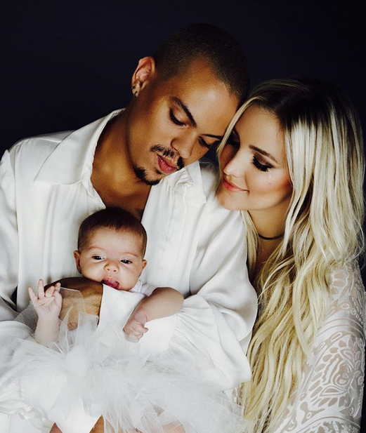 Ashlee Simpson Shares First Baby Pic of Daughter Jagger Snow | ExtraTV.com