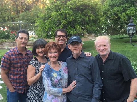 ‘Happy Days’ Cast Remembers Erin Moran at Memorial | ExtraTV.com