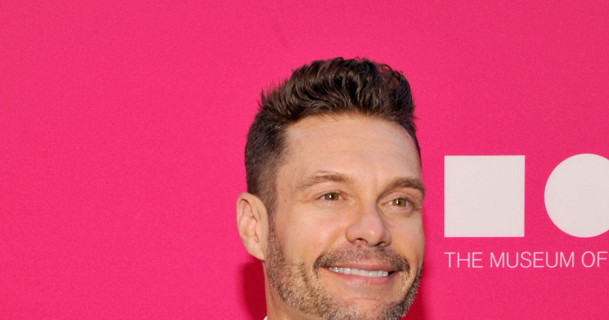 Ryan Seacrest in Early Talks to Return to ‘American Idol’ | ExtraTV.com