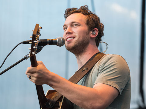 Phillip Phillips Talks New Music and ‘American Idol’ Reboot | ExtraTV.com