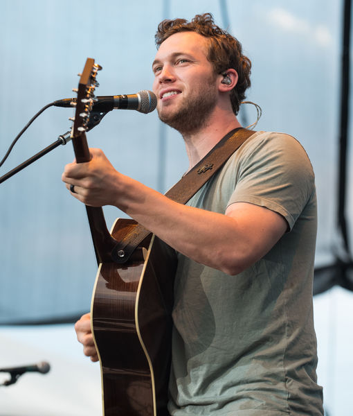 Phillip Phillips Talks New Music and ‘American Idol’ Reboot | ExtraTV.com