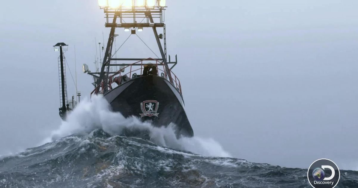 Exclusive Clip! Epic Waves Hit in Season Finale of ‘Deadliest Catch ...
