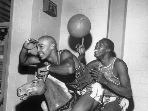 Fred 'Curly' Neal of the Harlem Globetrotters Dead at 77 | ExtraTV.com