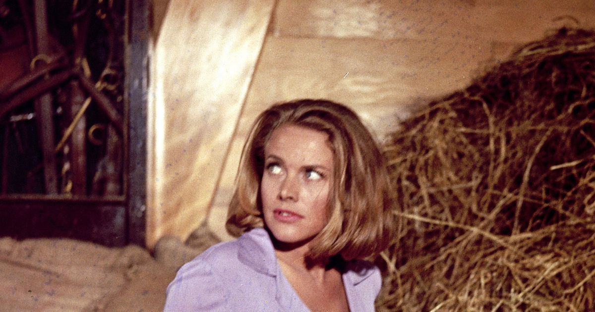 Honor Blackman, 'Goldfinger's' Pussy Galore, Dead at 94 | ExtraTV.com