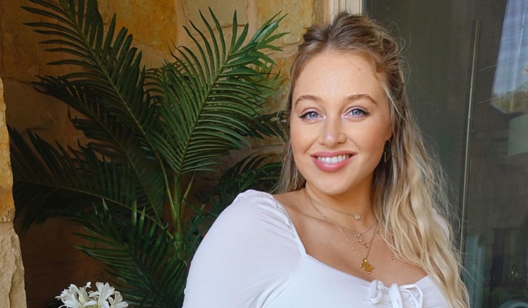 Model Iskra Lawrence Welcomes First Child | ExtraTV.com
