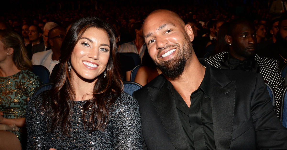 Hope Solo & Jerramy Stevens Welcome Twins | ExtraTV.com