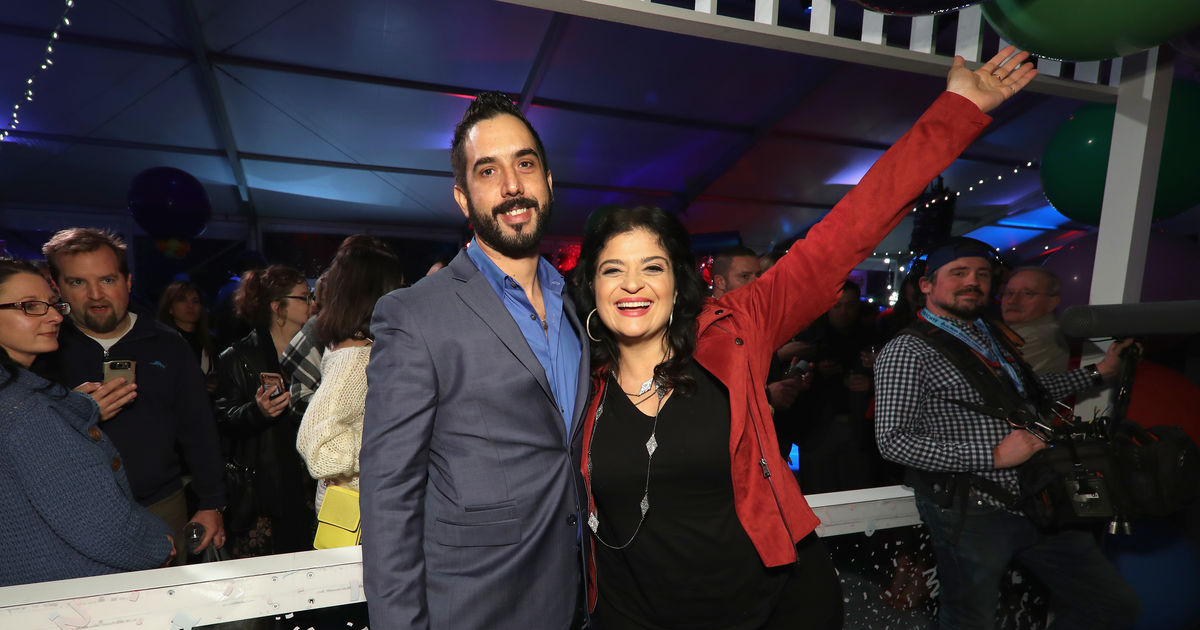 Food Network Star Alex Guarnaschelli Engaged — See Her Ring! | ExtraTV.com