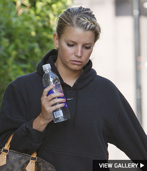 Jessica Simpson's Brave Face | ExtraTV.com